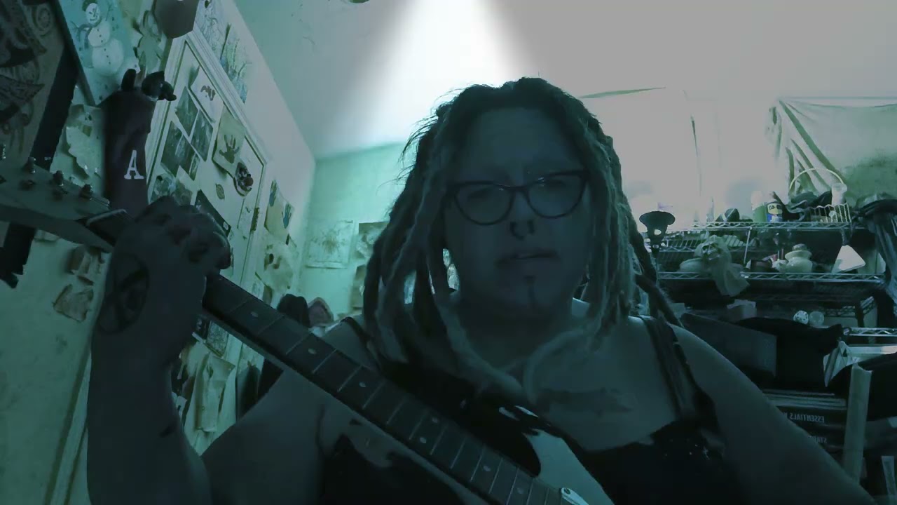"She Don't Use Jelly"(The Flaming Lips cover)by Teneniel Djo and The ...