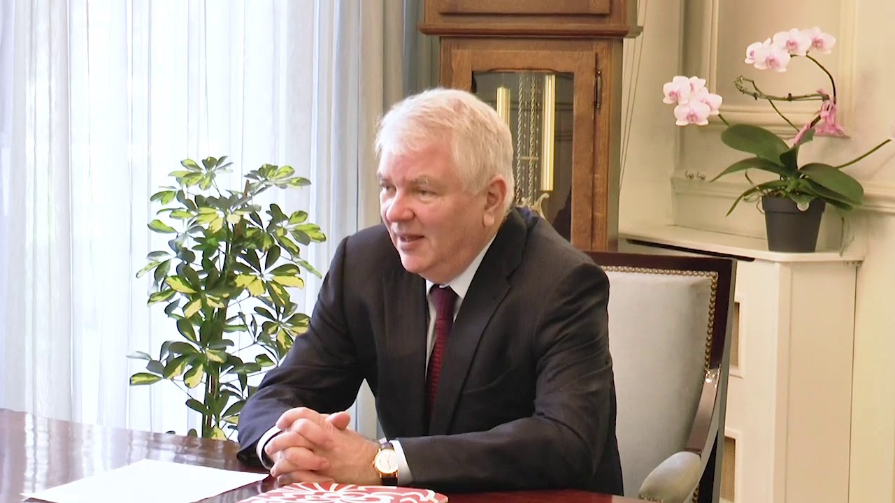 Allocution de l'Ambassadeur de Russie en France Alexey MESHKOV - YouTube
