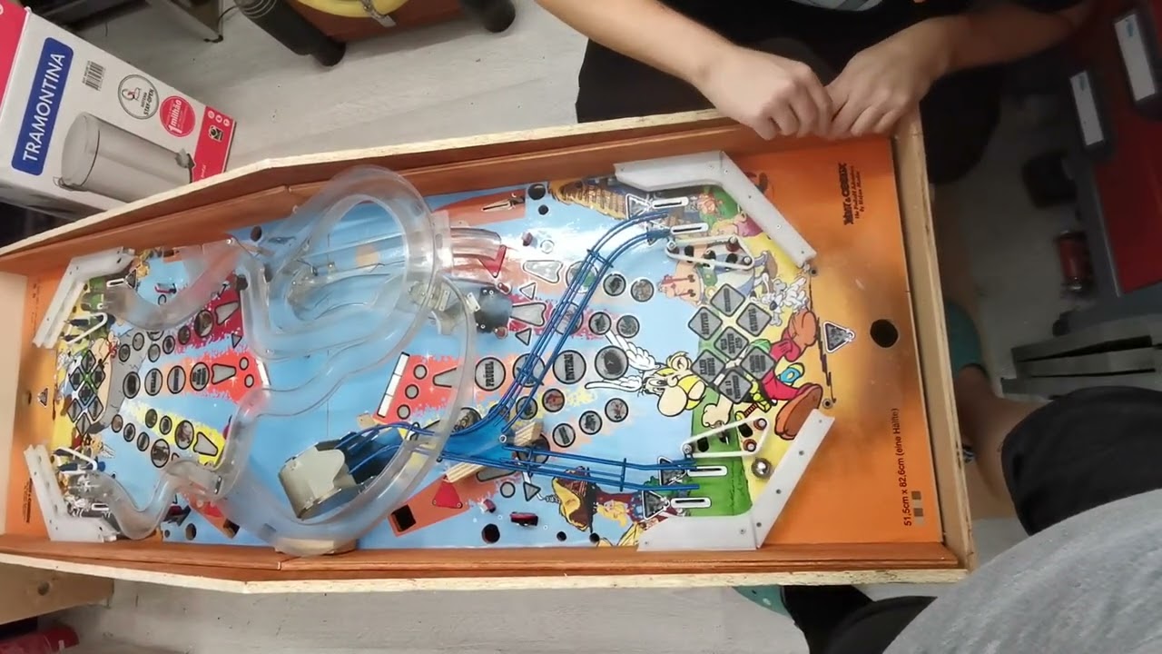 Homebrew Pinball Asterix - YouTube