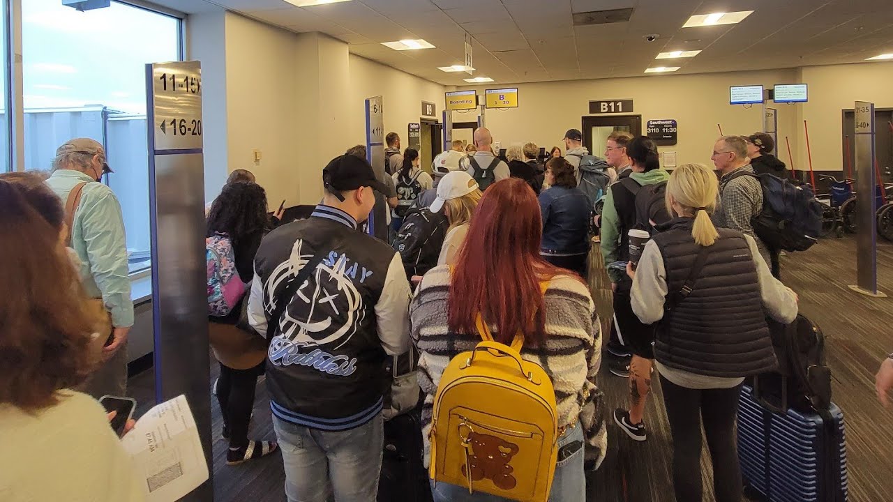 How the Southwest Airlines Boarding Process Works - YouTube