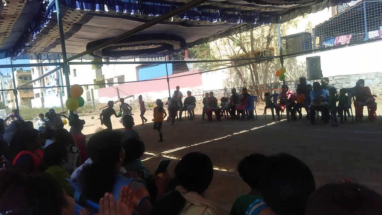 Hopping race {little kids pre school Attibele} - YouTube