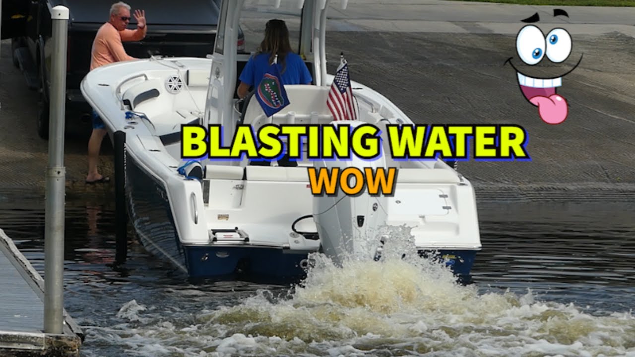At The Ramp Big Boat Power Loading Wow Unbelivieable - YouTube