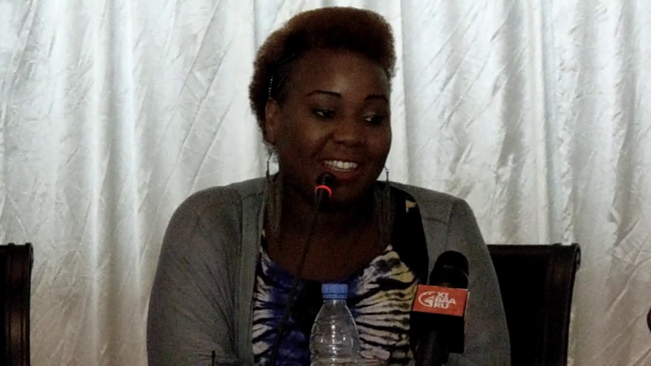 MOUNA: L'Artiste parle d'elle même, de son parcours, sa carrière dans ...