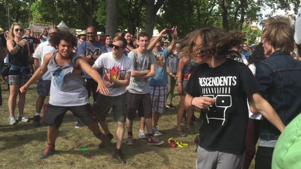 Bikini Kill Rebel Girl Riot Fest Chicago 2016 - YouTube