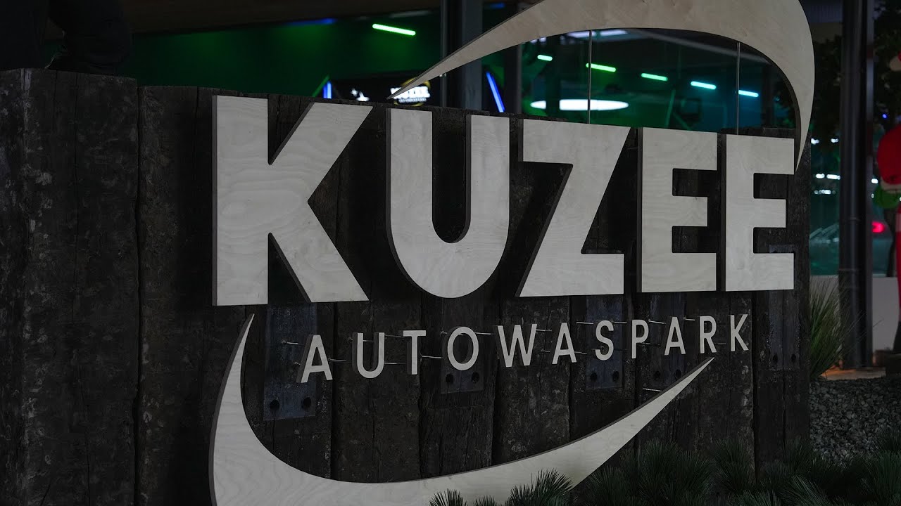 AutoZeeland interviewt Bas Kuzee bij Autowaspark XXL GOES - YouTube