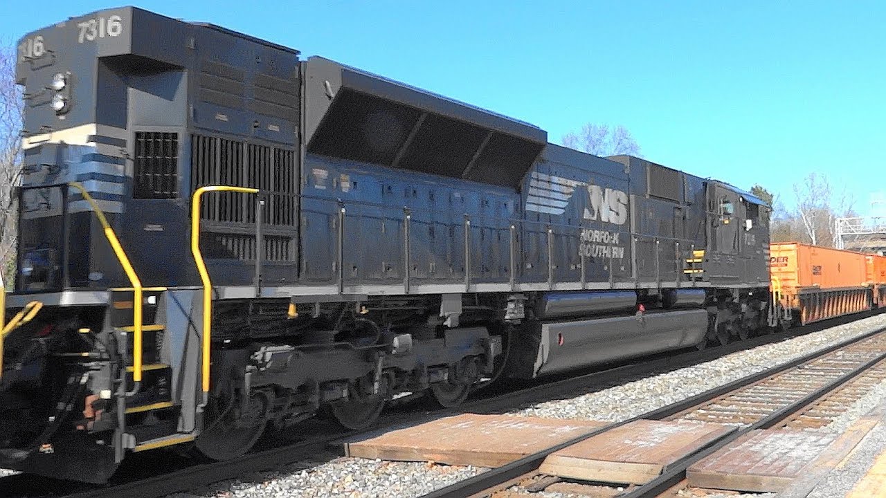 CSX Tropicana Train 🍊With EX-UP NS EMD SD70ACU (Ex-SD9043MAC) - YouTube