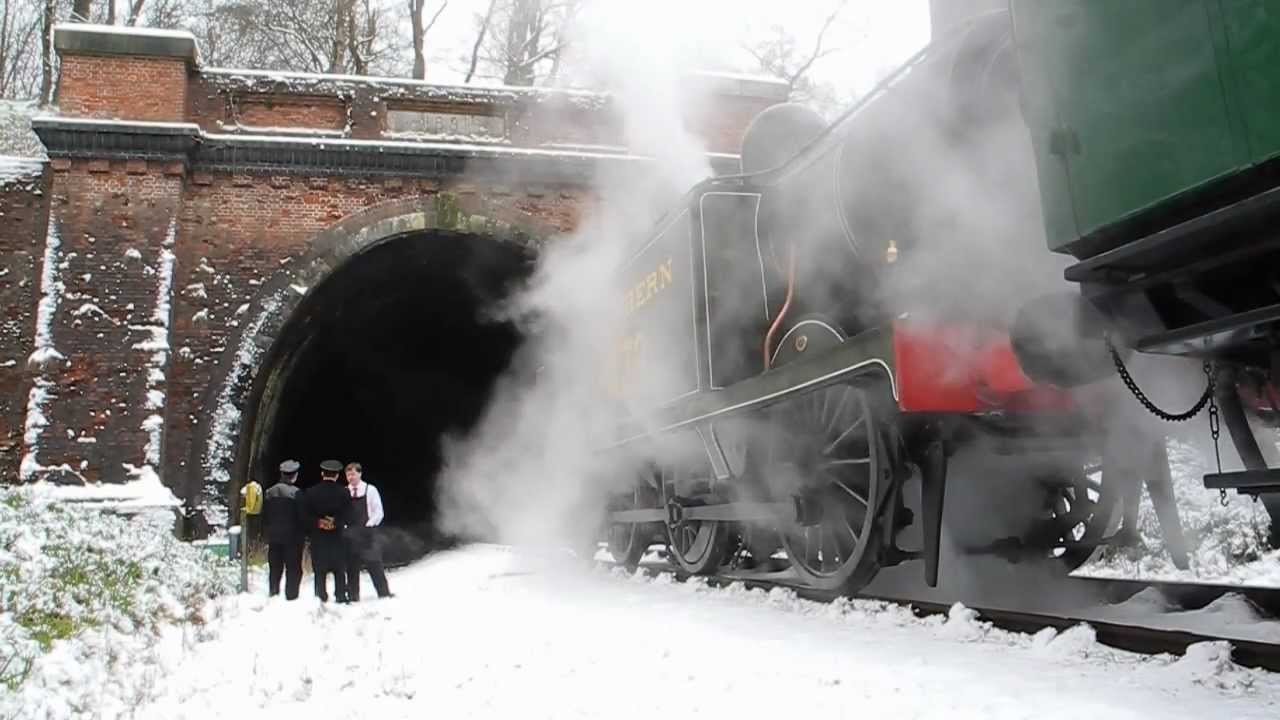 Bluebell Railway - E4 Class No.473 in the snow - YouTube