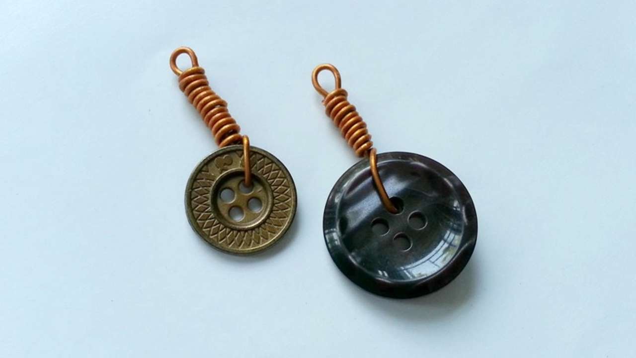 How To Make A Simple Button Locket - DIY Style Tutorial - Guidecentral ...