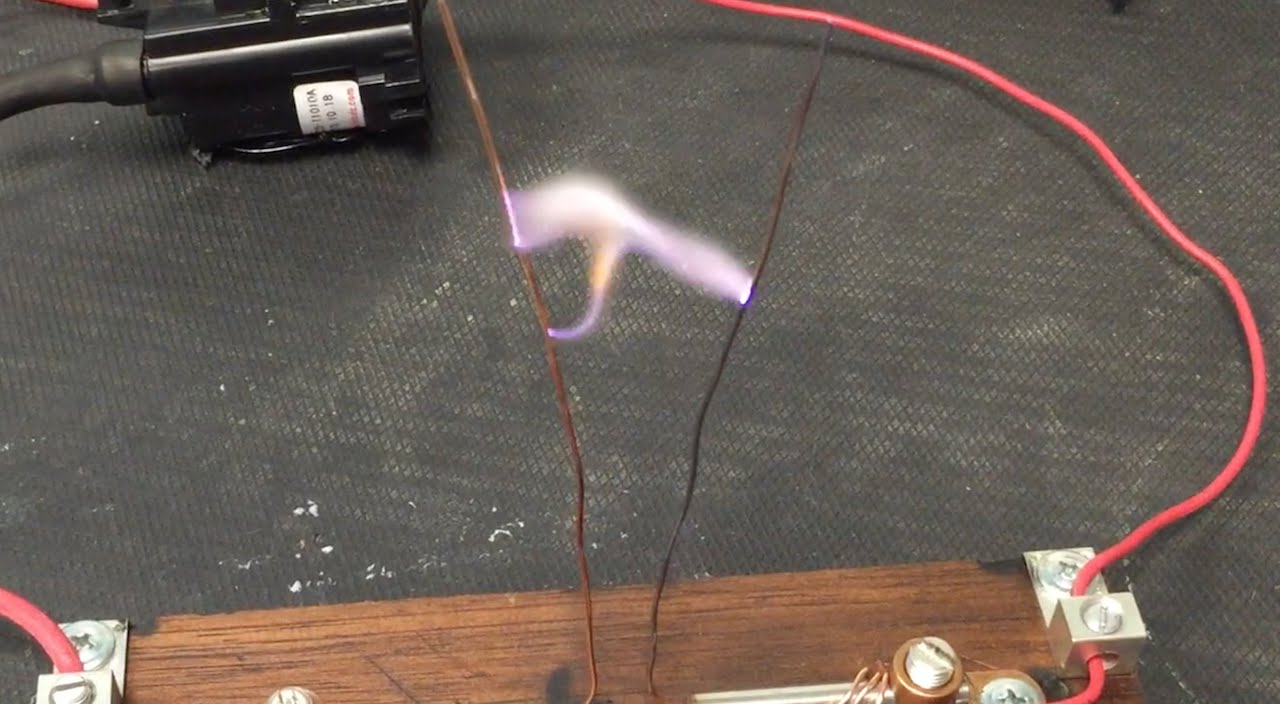 Jacob's Ladder Plasma Speaker - YouTube