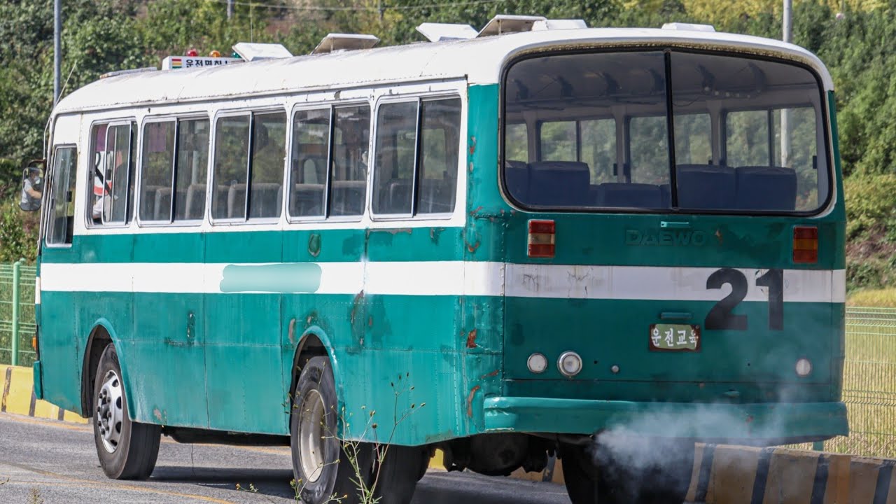 프런트 엔진의 대명사, 대우 BF105 운행 영상 - YouTube