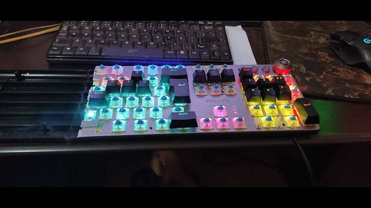 Criando uma hitbox com teclado - YouTube