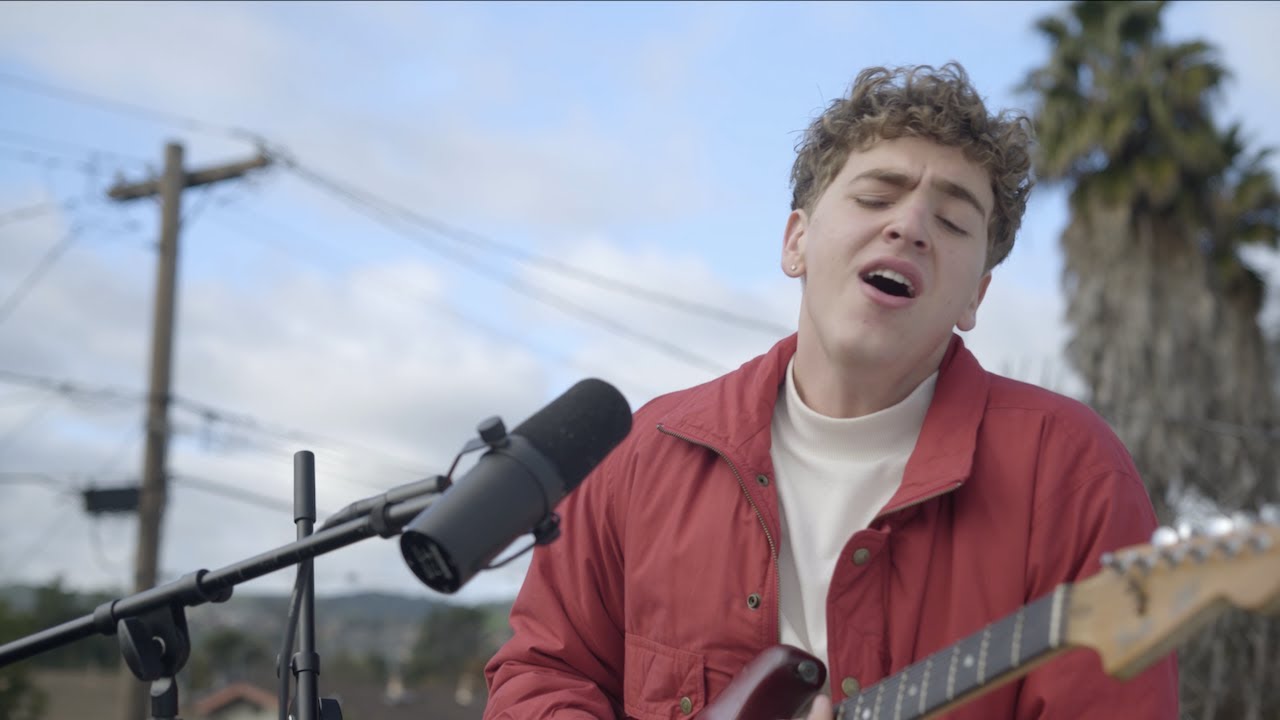 Issues/Hold On - Noah Mac Live Cover - YouTube