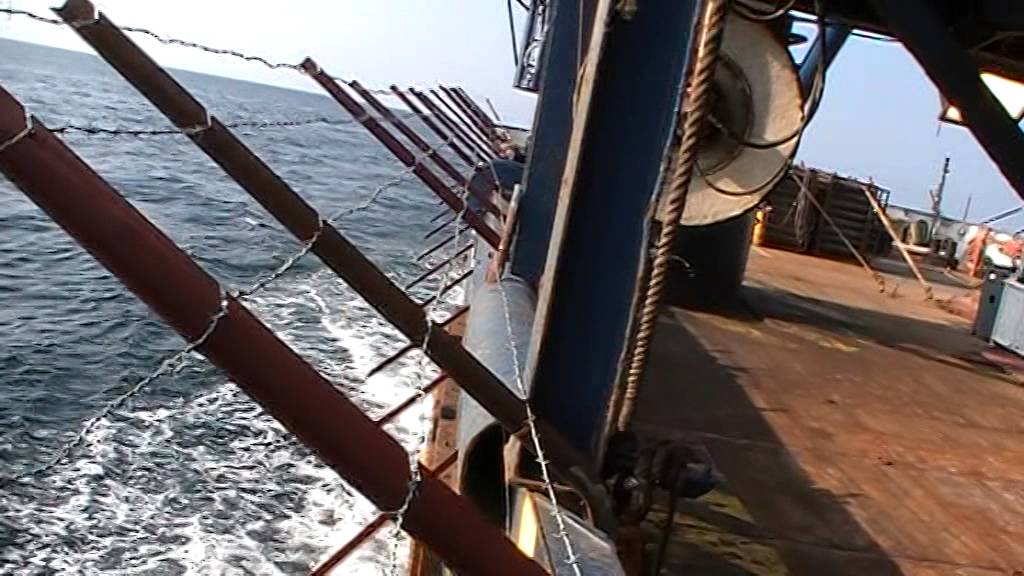 Somali Pirate Defence - YouTube