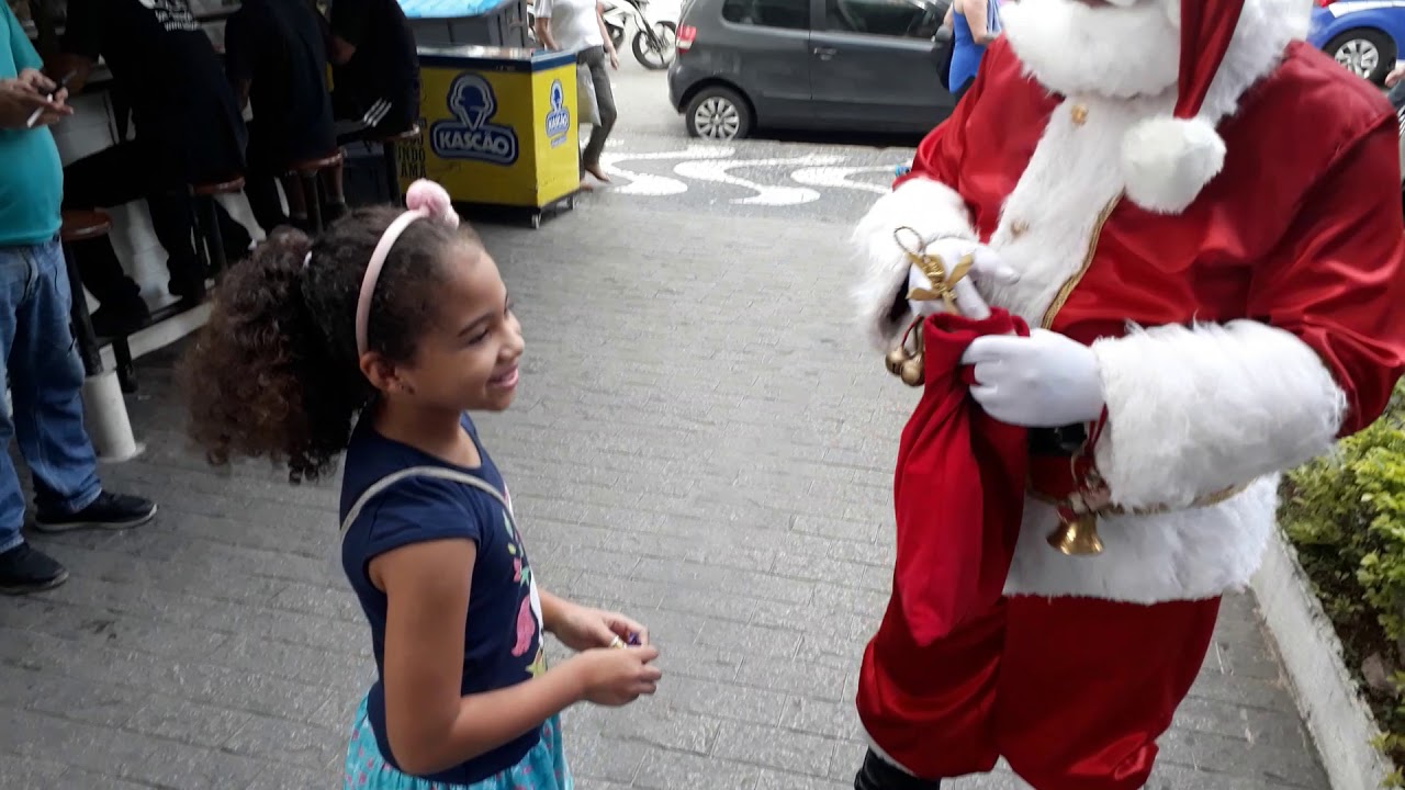 Natal : Manu encontrando Papai-Noel - YouTube