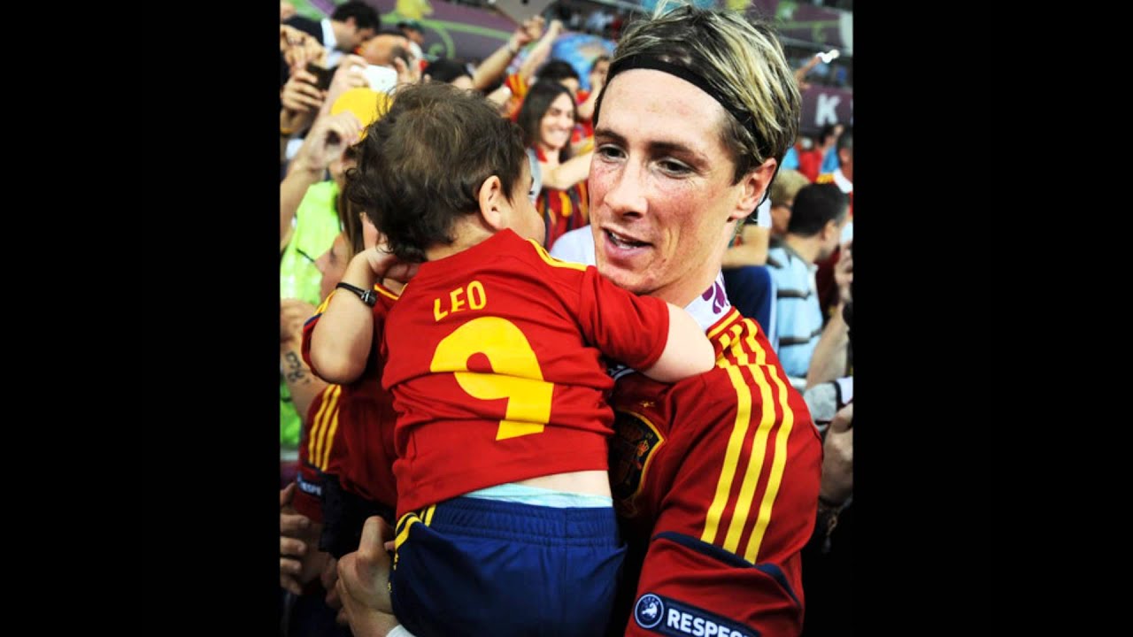 Fernando Torres and his kids after the Euro Final 2012 - YouTube