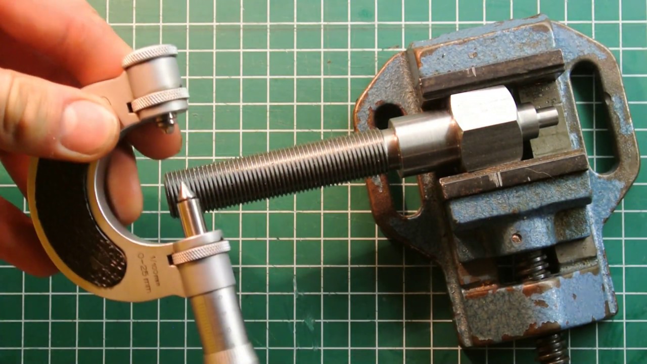 Messen Metrischer Außengewinde mit einer Gewindemessschraube / Gewinde ...