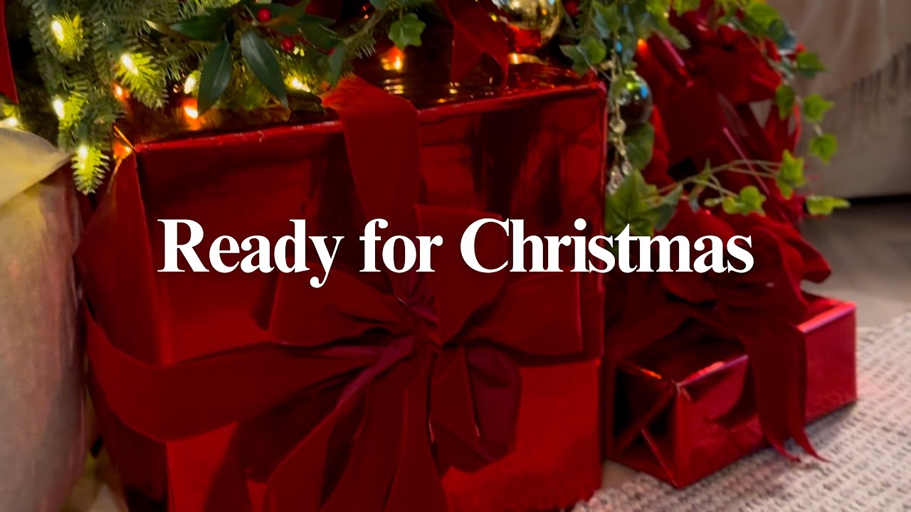 FINAL CHRISTMAS PREPARATIONS | VLOGGING ON OUR OWN | WRAPPING PRESENTS ...