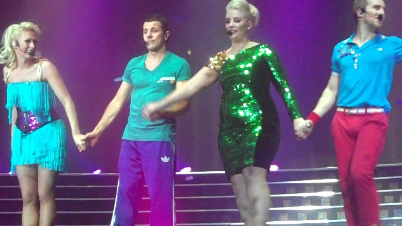 STEPS Reunion tour - End/Dancing Queen - Liverpool 04/04/12 - YouTube