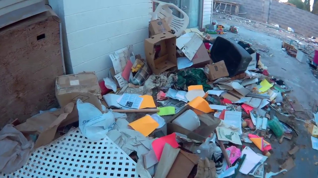Abandoned hoarders house. American lifestyles 1001 Alan Shepard St ...