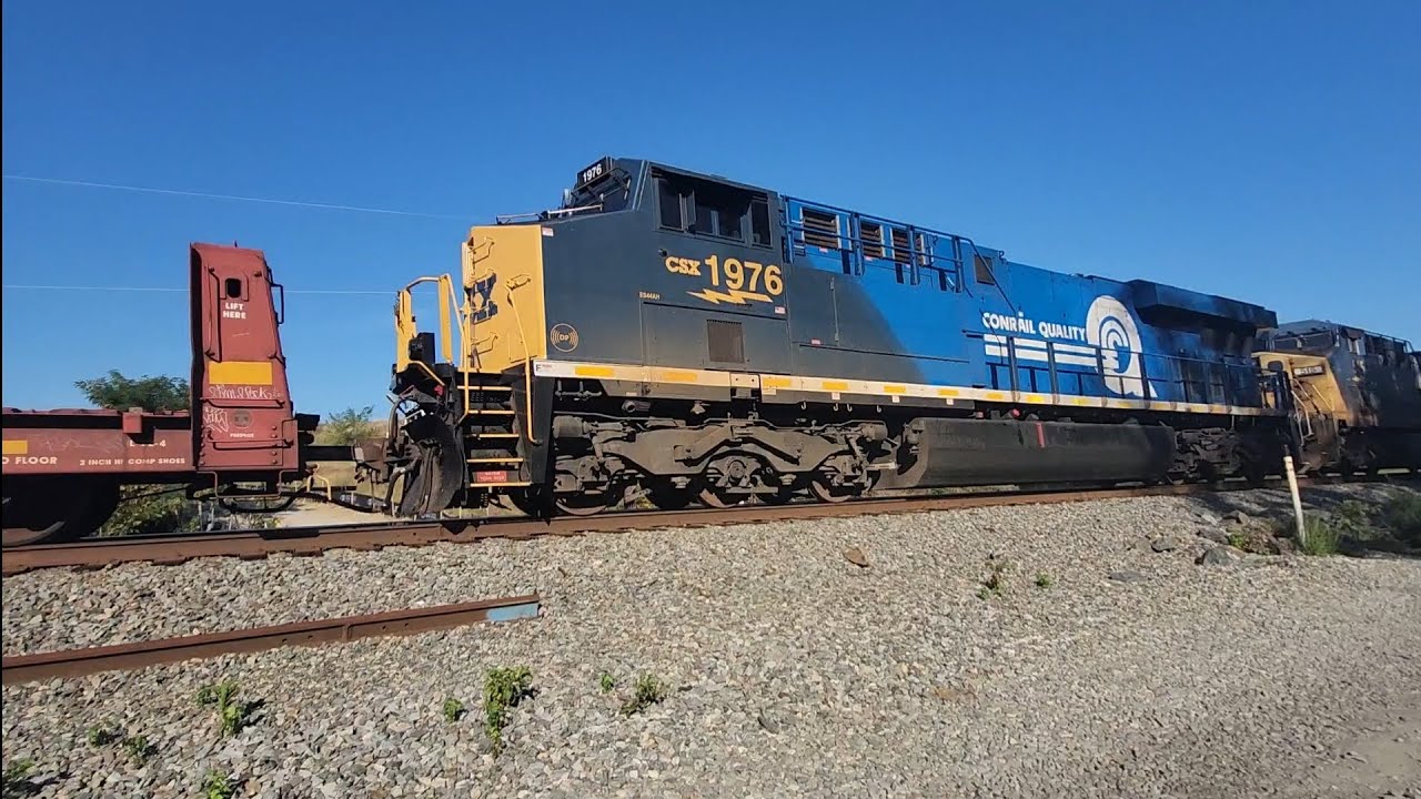 CSX 1976 Conrail Heritage Unit, YN2 duo, and more Trains Through the ...