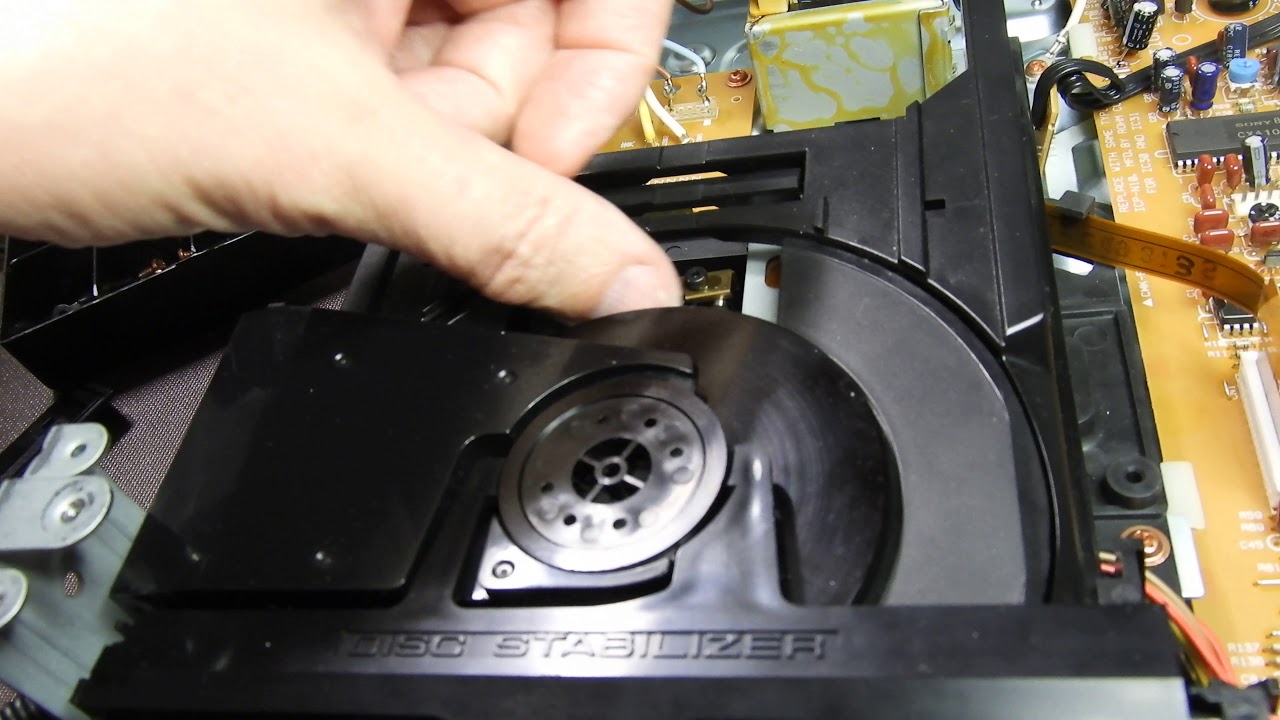 The demise of the Pioneer PD-7100 and how to re-attach a laser lens ...