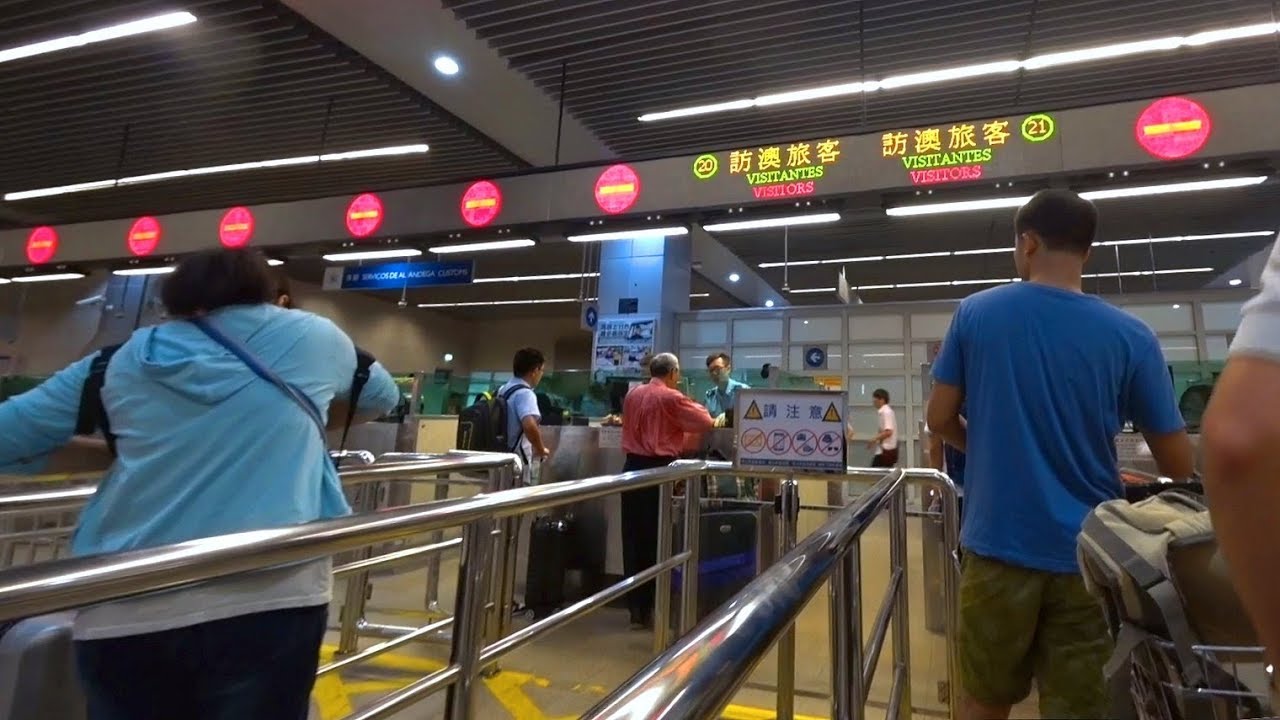 大陸桂林行離開廣東珠海拱北口岸來到澳門關閘入境檢查 Barrier Gate, Macau (China) - YouTube