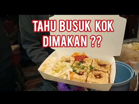 Beli Tahu Busuk 臭豆腐 Chòu dòufu, ketemu Orang Malaysia - YouTube