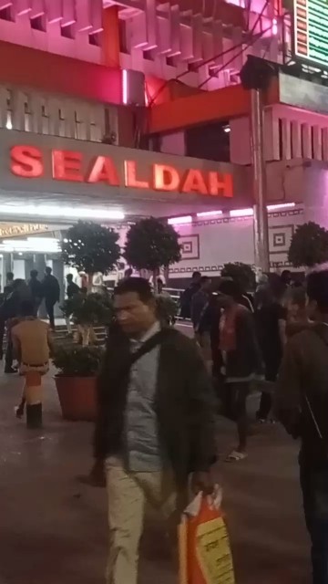 kolkata sealdah railway station 🚉#sealdahrailwaystation #shortvideo #mdimran - YouTube