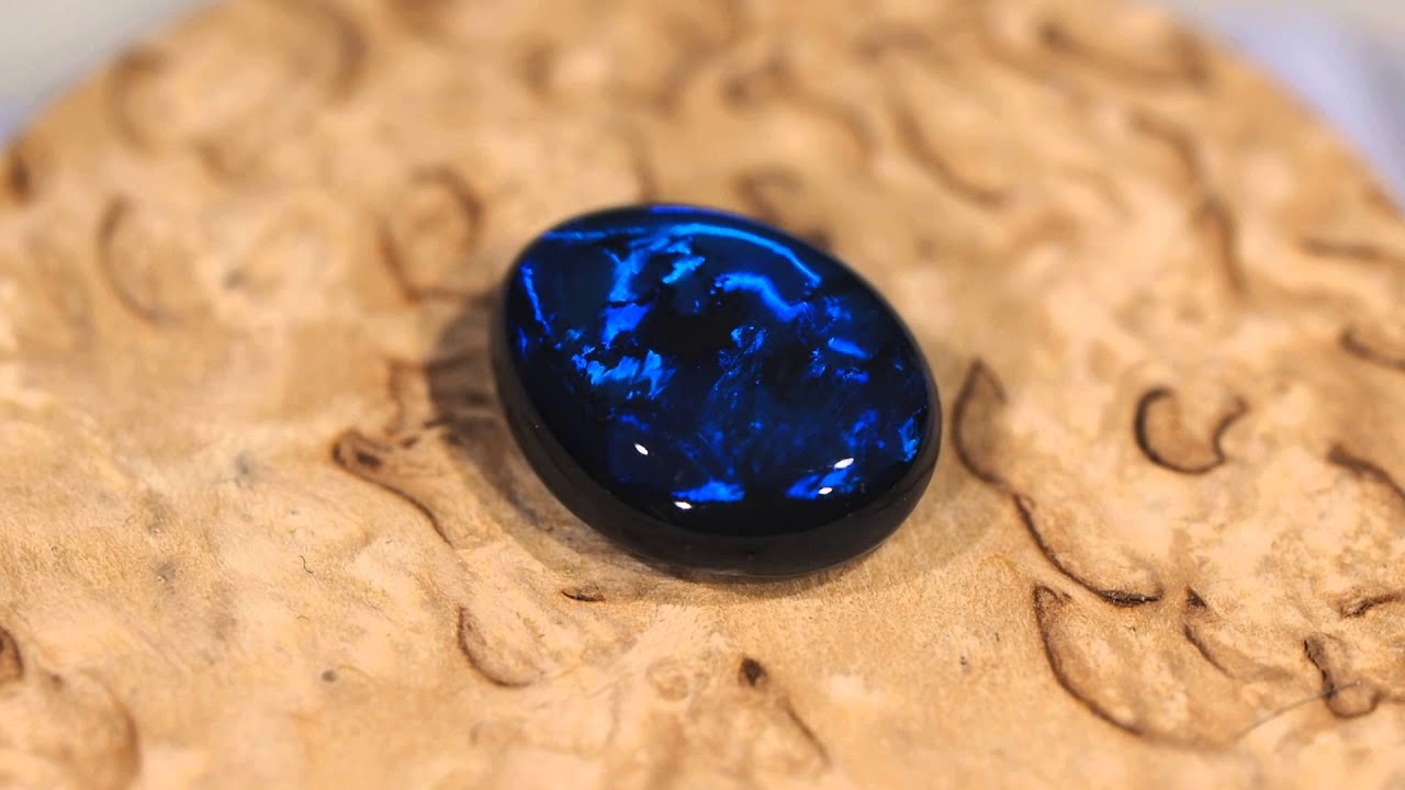Яркий черный опал из Австралии - YouTube