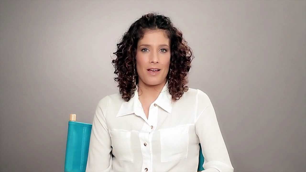 Daniela Ganoza- Promo for Campaign Against Homofobia - BIENESTAR - YouTube