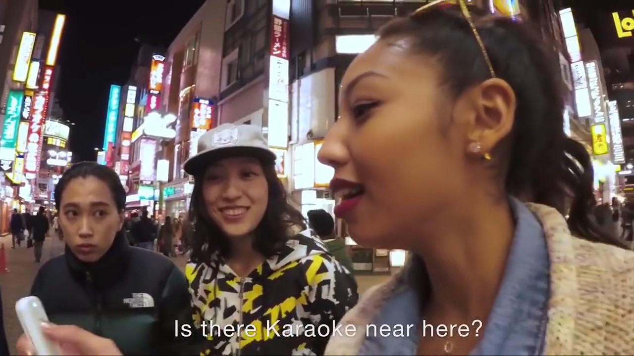 The world’s First Wearable Translator Gadget for Travelers - YouTube