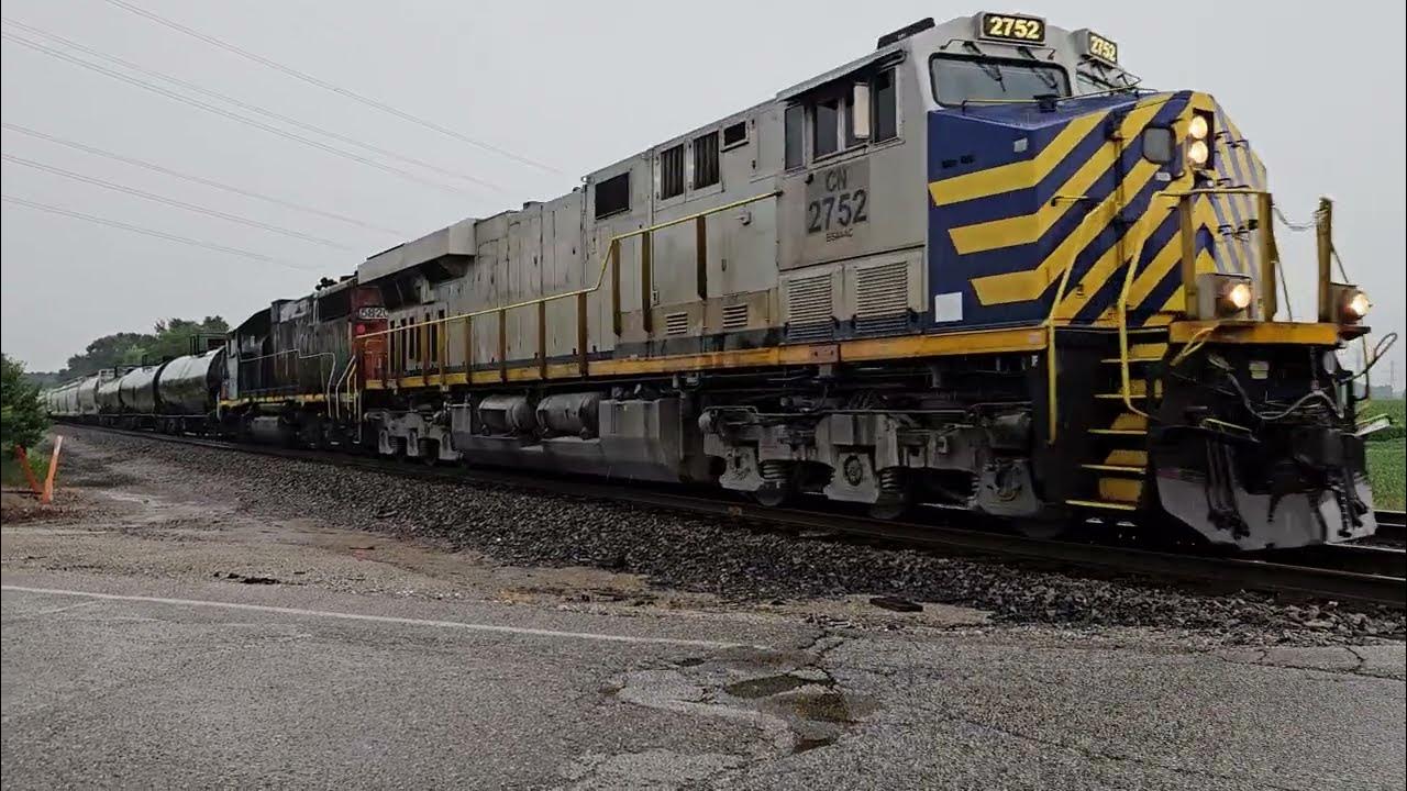 GTW 5820 on M394 - YouTube