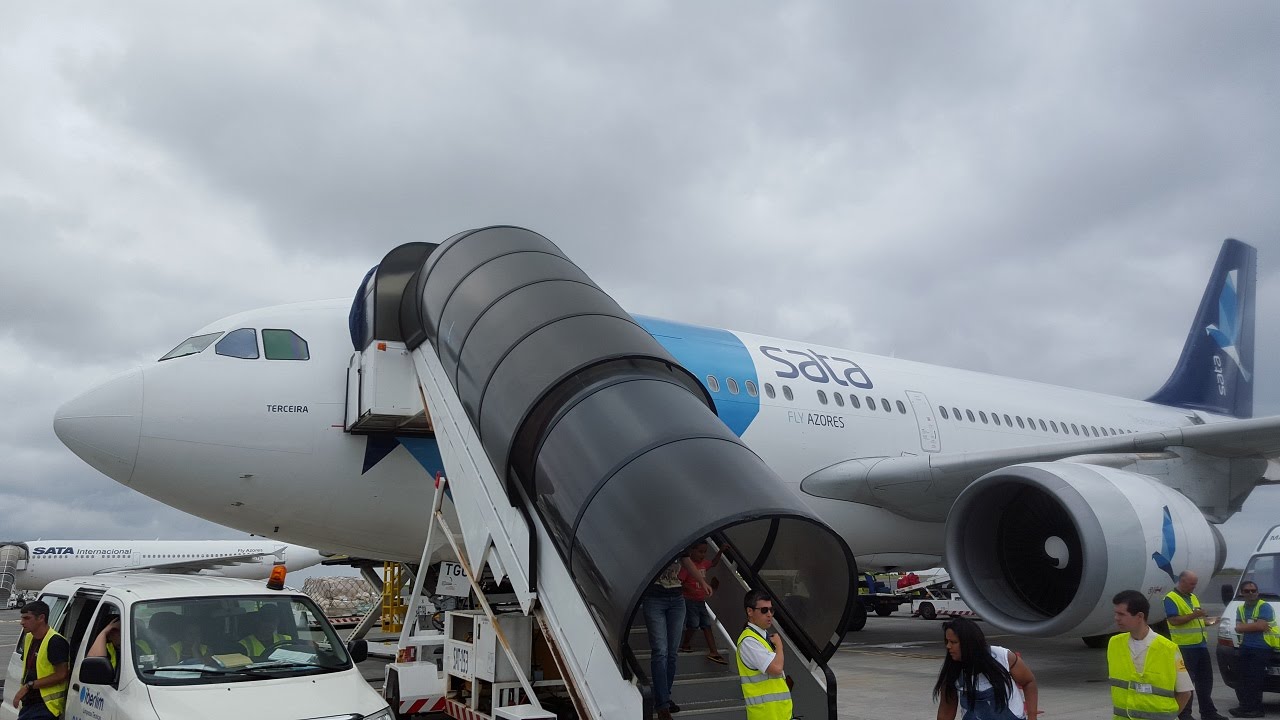 Airbus A310 engine start SATA International - Azores - YouTube