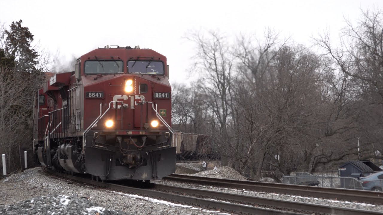 Another Nice Mix of Old Hoppers on NS 60P in Decatur - YouTube