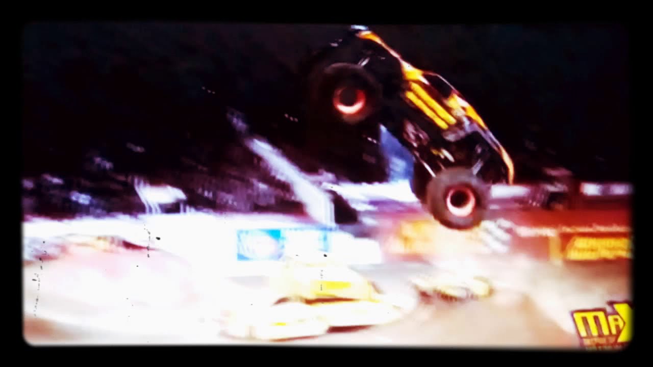 Monster jam max d saves in Orlando 2012 - YouTube