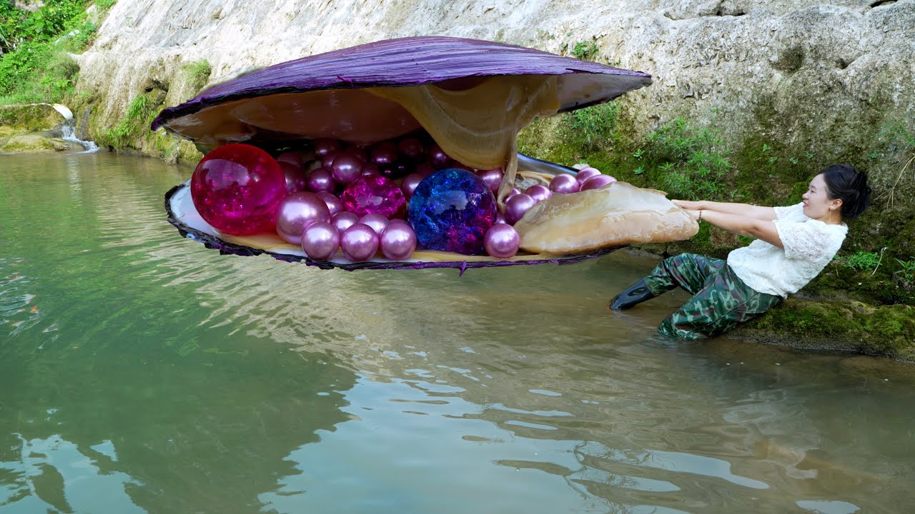 😱The huge purple clam is adorned with the coveted purple pearls inside ...