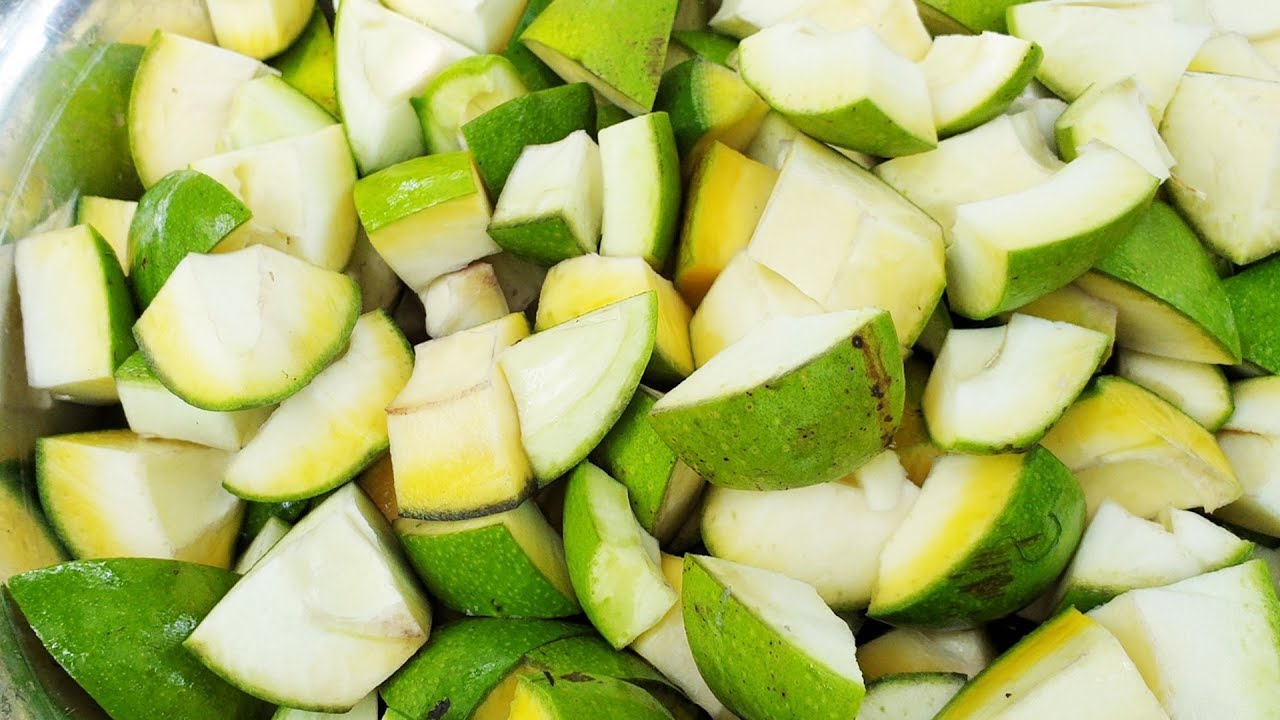 50 Pieces GREEN MANGO CHUTNEY Cooking For Entire Village People - YouTube