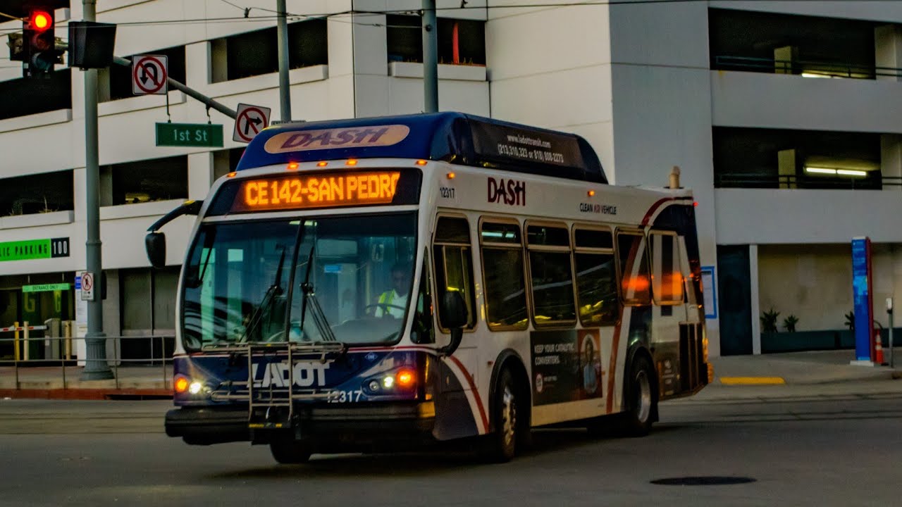 (Special) LADOT DASH 2012 Eldorado National EZ-Rider II BRT CNG 30 ...