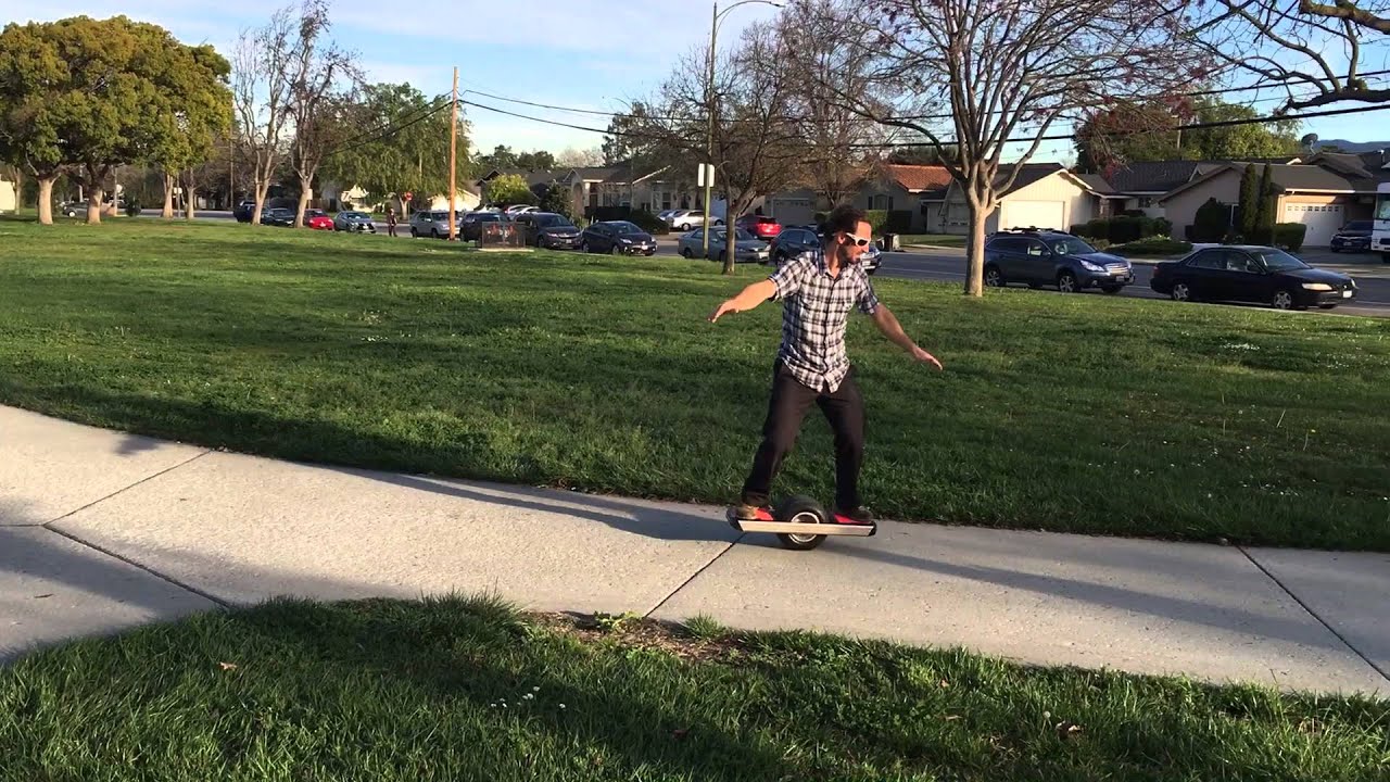 Trying Gary's Trotter mono-wheel skateboard - YouTube