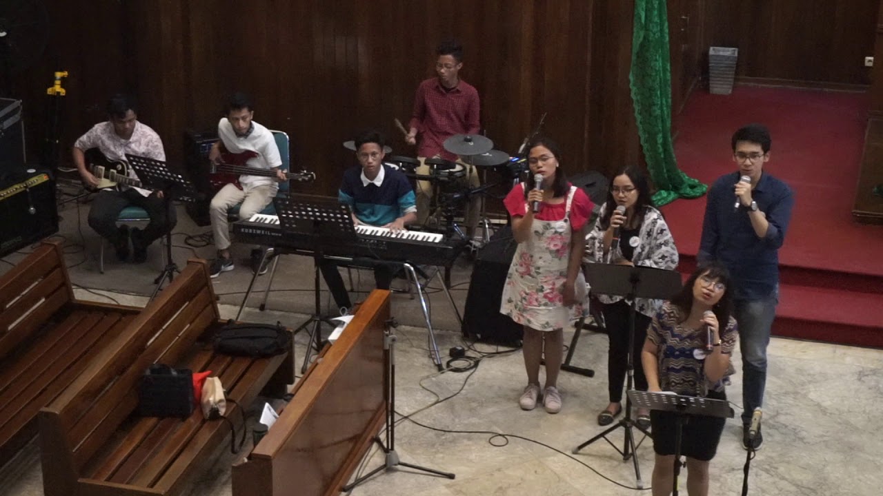 Aku Tuhan Semesta (PKJ 177) By Band Remaja & Pemuda GKI Maleo - YouTube