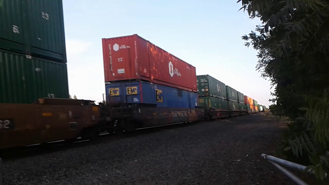 UP 1989 UP 5637 UP 6727 LEAD A SOUTHBOUND INTERMODL TRAIN 👇👇👇👇👇👇 - YouTube