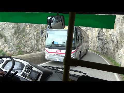 [Car Blocking Bus]Bus bloccato nelle stradine di Amalfi Coast Bus Driving from Amalfi to Positano