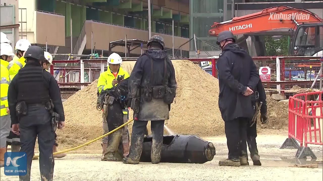 Meet the heroes defusing WWII bombs in Hong Kong - YouTube