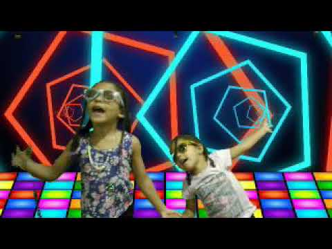 Dance party Keek's World