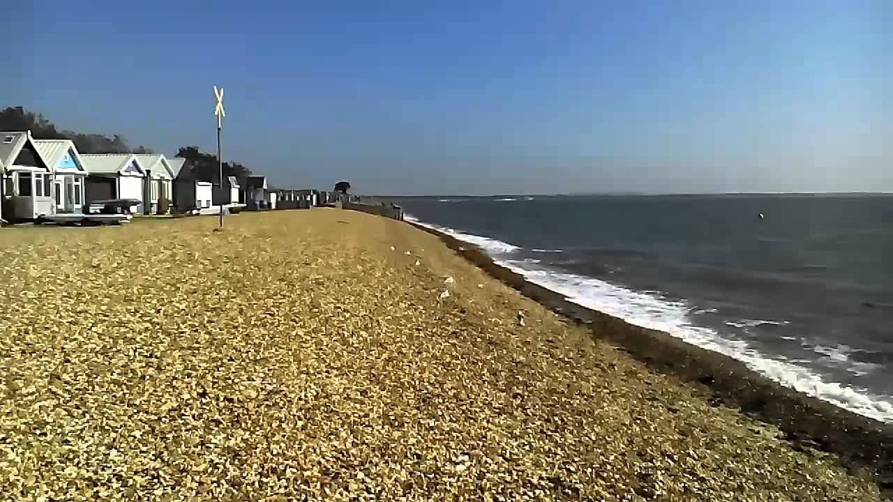 Calshot beach on a sunny September morning - YouTube