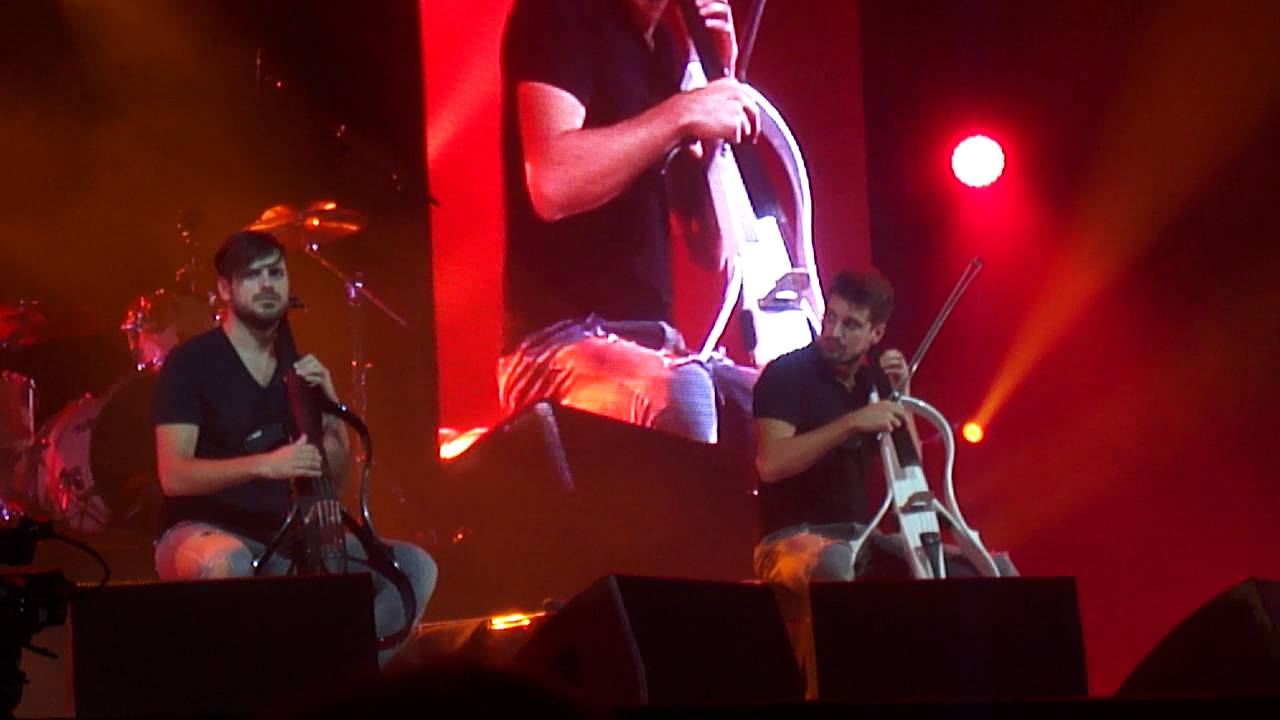 2CELLOS - Human Nature / Smooth Criminal Live in Brazil - YouTube