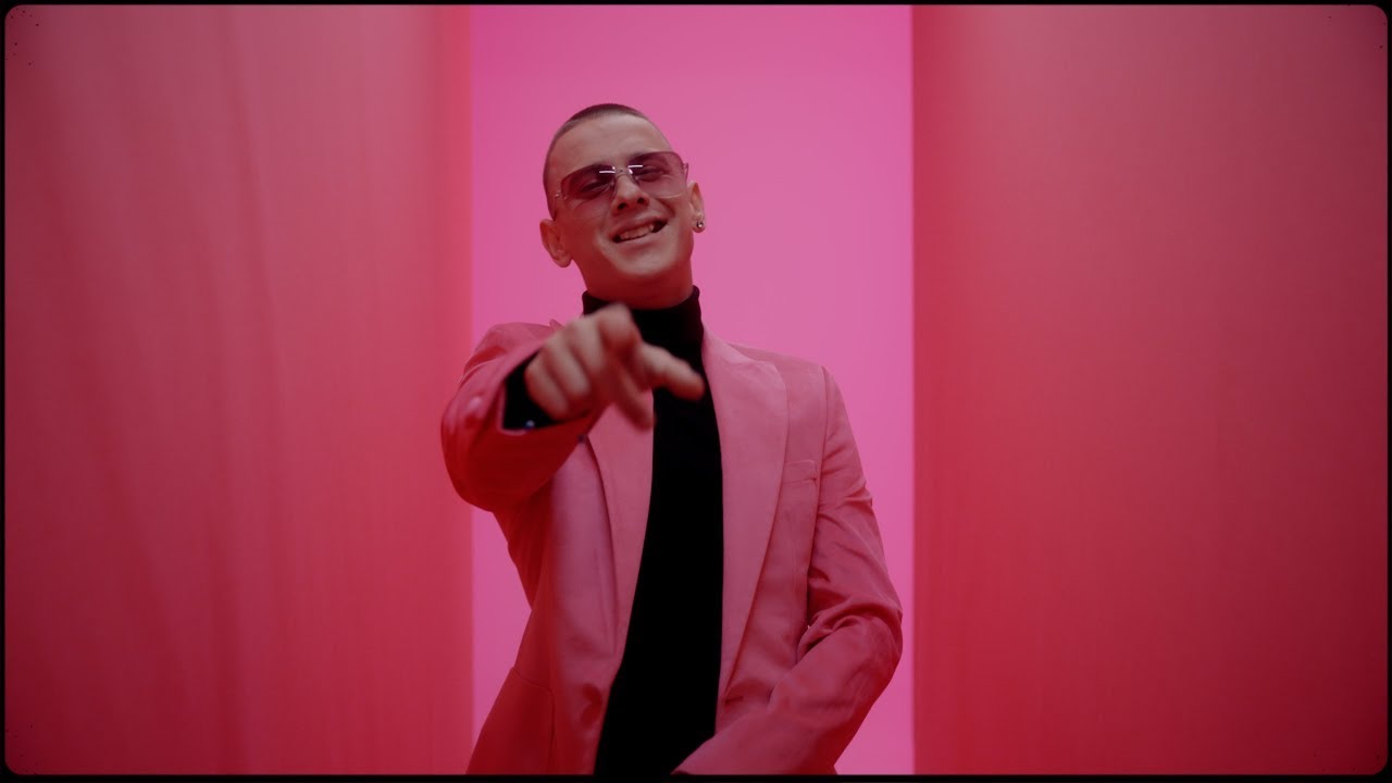 Fehér Krisztián - Barbi baba (Official Music Video) - YouTube