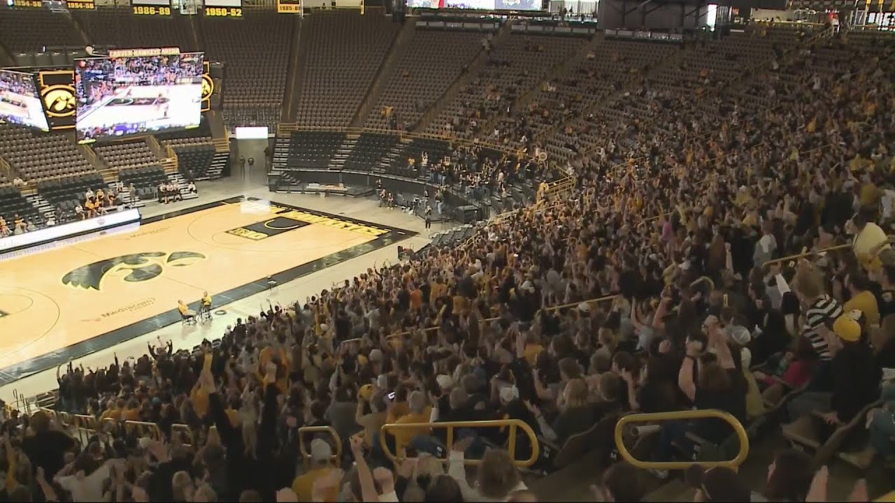 Fans React to Iowa Hawkeyes Basketball Loss - YouTube