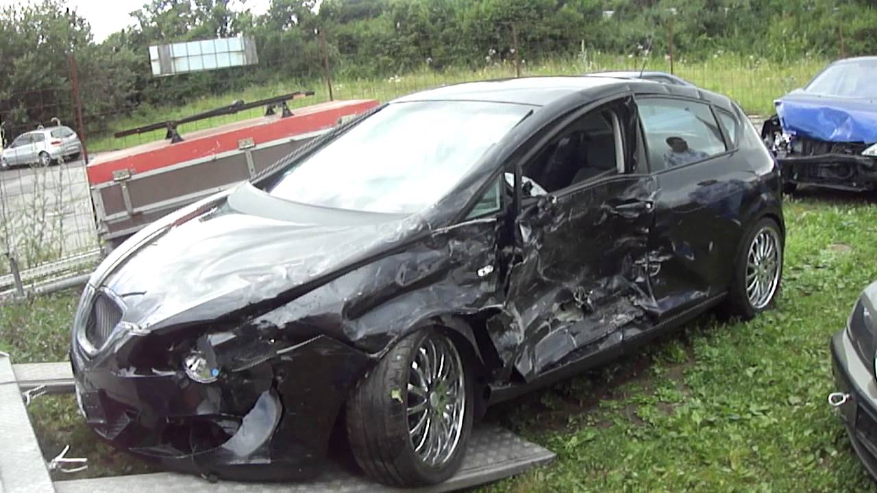 Seat Leon 1p crash - YouTube