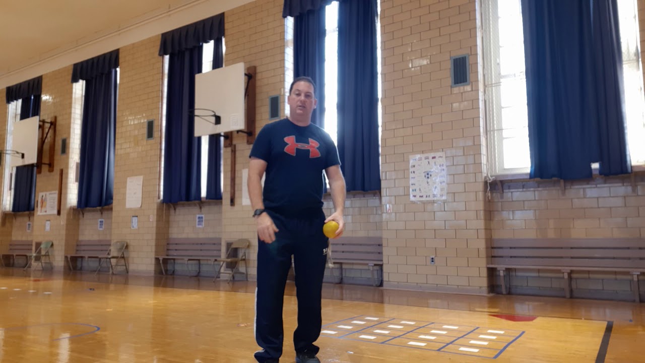 How to toss and catch with a partner - YouTube